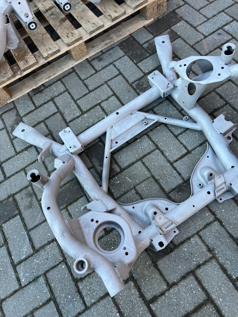 Remanufactured Rear Subframe L322 KHE500050 - Steve's Steel